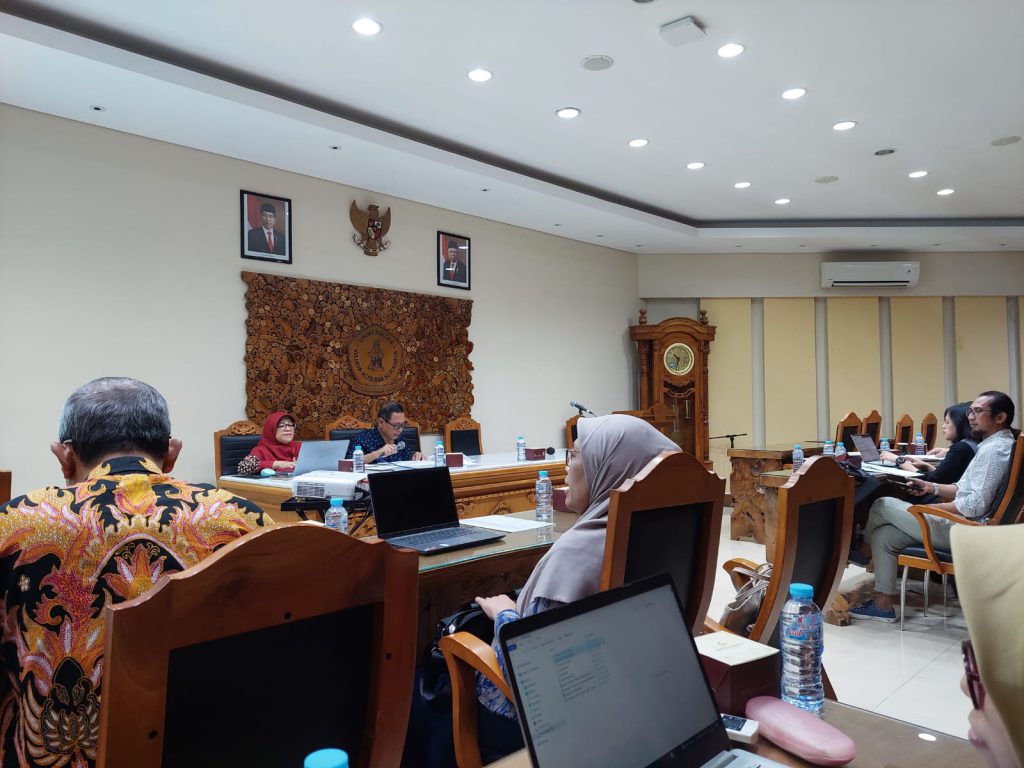 Monitoring dan Evaluasi Internal II Program Kompetisi Kampus Merdeka (PKKM) UWKS Tahun 2023 ...
